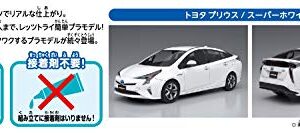 Aoshima 54161 Toyota Prius (Super White II) 1/32 scale pre-painted