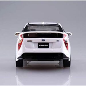 Aoshima 54161 Toyota Prius (Super White II) 1/32 scale pre-painted