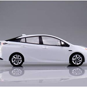 Aoshima 54161 Toyota Prius (Super White II) 1/32 scale pre-painted