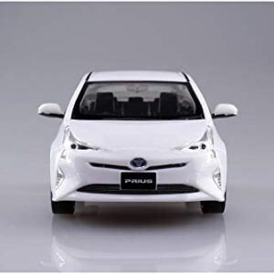 Aoshima 54161 Toyota Prius (Super White II) 1/32 scale pre-painted