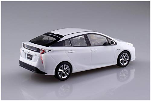 Aoshima 54161 Toyota Prius (Super White II) 1/32 scale pre-painted