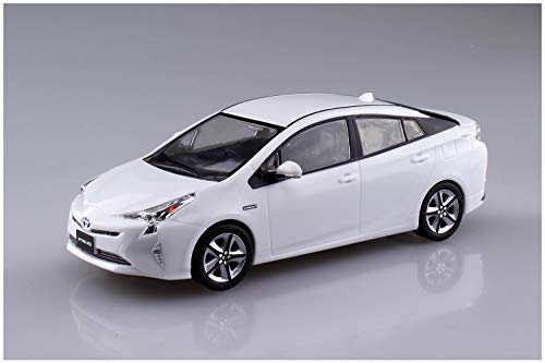 Aoshima 54161 Toyota Prius (Super White II) 1/32 scale pre-painted