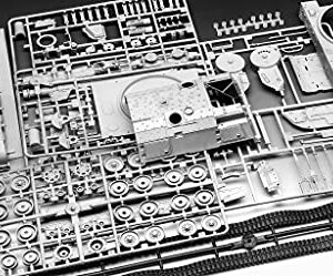 Revell RV03279 Kit 1:35 - Panzerhaubitze 2000 Plastic Model, Green, 1/35