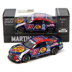 lionel racing martin truex jr 2022 bps salutes patriotic diecast car 1:64 scale