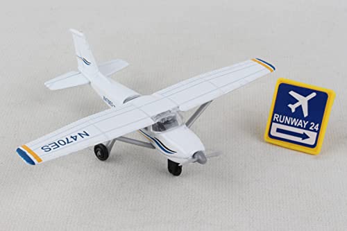 Daron Worldwide Trading Runway24 C172 No Runway Vehicle, Blue/White