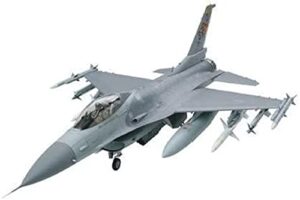 tamiya 1/32 f-16cj fighting falcon, tam60315