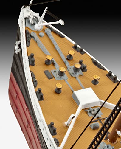 Revell of Germany 05210 RMS Titanic Plastic Model Kit, Brown