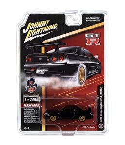 1999 nissan skyline gt-r (bnr34) black limited edition to 2496 pieces worldwide 1/64 diecast model car by johnny lightning jlcp7403