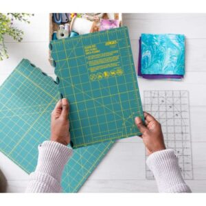 OLFA 12" x 17" Folding Cutting Mat (FCM-12x17) - Self Healing 12x17 Inch Foldable Rotary Mat with Grid for Quilting, Sewing, Fabric, & Crafts, Use with Rotary Cutters & Fixed Blade Knives (Green)