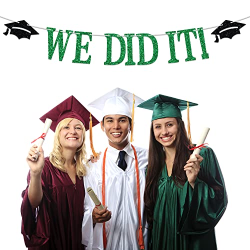 Green Glitter We Did It Banner, 2022 Congrats Grad Bunting Sign, High School Graduation / College Graduation Party Decorations Supplies