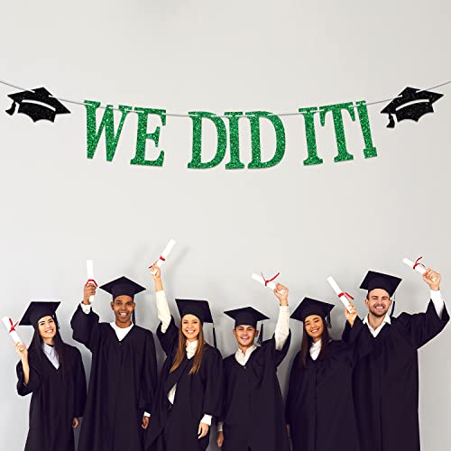 Green Glitter We Did It Banner, 2022 Congrats Grad Bunting Sign, High School Graduation / College Graduation Party Decorations Supplies