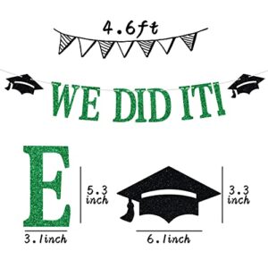 Green Glitter We Did It Banner, 2022 Congrats Grad Bunting Sign, High School Graduation / College Graduation Party Decorations Supplies