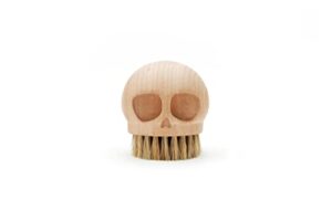 suck uk | skull brush | wooden shoe brush or boot brush | soft scrub dish brush for kitchen & household cleaning | gothic decor nail brush & pedicure supplies | skull gifts | spooky scrub brush