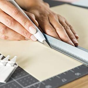 Cricut TrueControl Knife Kit - For Use As a Precision Knife, Craft knife, Carving Knife and Hobby Knife - For Art, Scrapbooking, Stencils, and DIY Projects - Comes With 5 Spare Blades - [Blue]