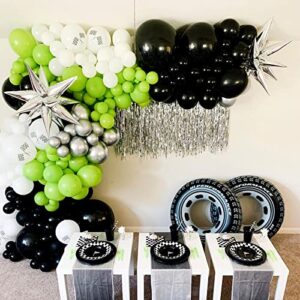 KOMOREBI Matte Black Balloons 10 Inch 100pcs Pearl Black Balloons Black Latex Balloons for Birthday Engagement Wedding Party Decorations