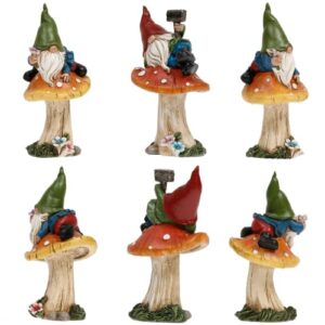 TERESA'S COLLECTIONS Garden Gnomes Statues, Lawn Ornaments, Set of 2 Outdoor Gnomes Mushrooms Statues, Funny Resin Garden Statues for Patio Yard Home Decoration 6.7 inch