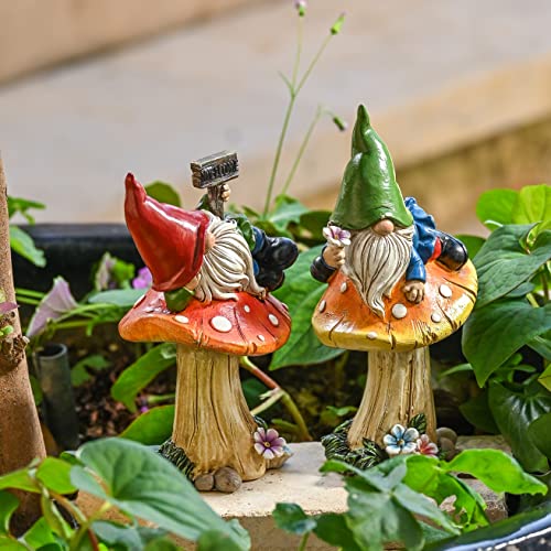 TERESA'S COLLECTIONS Garden Gnomes Statues, Lawn Ornaments, Set of 2 Outdoor Gnomes Mushrooms Statues, Funny Resin Garden Statues for Patio Yard Home Decoration 6.7 inch