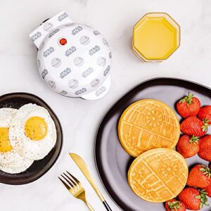 uncanny brands death star mini waffle maker – star wars small kitchen appliance