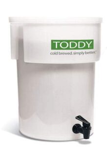 toddy commercial model cold brew system with lift