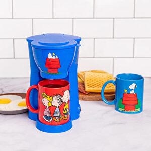 Uncanny Brands Peanuts Single Cup Coffee Maker Gift Set with 2 Mugs