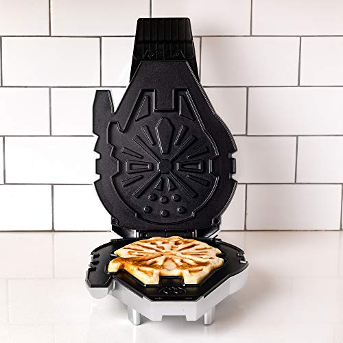 Star Wars Deluxe Millennium Falcon Waffle Maker