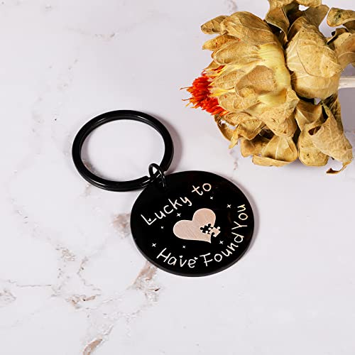 Valentine’s Day Gift for Him Boyfriend from Girlfriend Couple Keychain Birthday Wedding Anniversary Engagement Gifts for Husband Groom Fiance from Wife Bride Fiancee I Love You Gift for Men Christmas