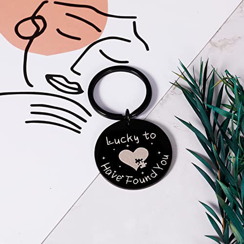 Valentine’s Day Gift for Him Boyfriend from Girlfriend Couple Keychain Birthday Wedding Anniversary Engagement Gifts for Husband Groom Fiance from Wife Bride Fiancee I Love You Gift for Men Christmas