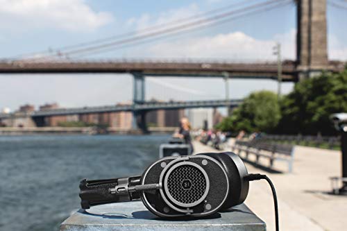 MASTER & DYNAMIC MH40 Over-Ear Headphones with Wire - Noise Isolating with Mic Recording Studio Headphones with Superior Sound