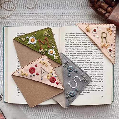 Cute Felt Triangle Bookmark for Women,Hand Stitched Felt Corner Letter Bookmark,Personalized Hand Embroidery Corner Bookmarks Accessories for Book Lovers (A, Fall)