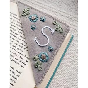 4 Packs Personalized Hand Embroidered Bookmarks, Hand Stitched Felt Corner Letter Bookmark for Book Lovers, Cute Flower Letter Embroidery ​in All Seasons