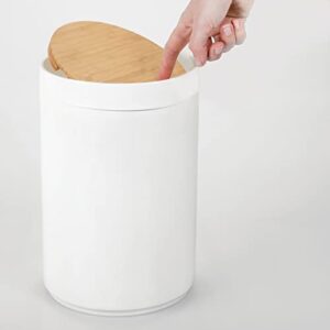 mDesign Plastic Round Trash Can Small Wastebasket, Garbage Bin Container with Swing-Close Lid, Kitchen, Bathroom, Home Office, Bedroom Basket; Holds Waste, Recycling,1.3 Gallon - White/Natural