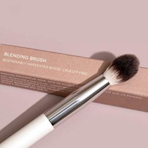 ILIA - Blending Brush | Non-Toxic, Vegan, Cruelty-Free, Clean Makeup