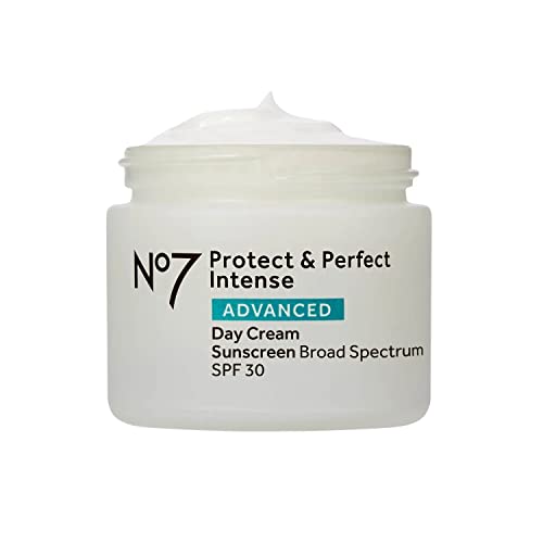 No.7 Protect & Perfect Intense Advanced Day Cream SPF 30 - Anti Aging Facial Moisturizer with Anti Wrinkle Technology - Hydrating Hyaluronic Acid Cream for Radiant Youthful Skin (50ml)