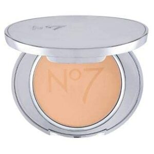 no 7 lifit and luminate triple action finishing powder-light/medium