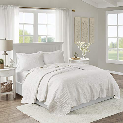 Madison Park Tuscany Quilt Set-Casual Damask Medallion Stitching Design , Lightweight Coverlet Bedspread Bedding, Shams, King/Cal King(104"x94"), Medallion White 3 Piece