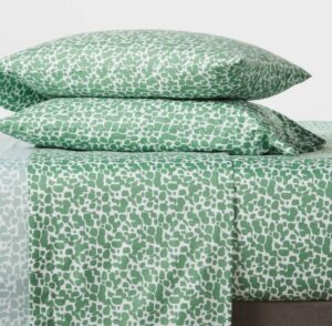 room essentials microfiber sheet set brushed green white – twin/twin xl