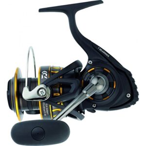 daiwa bg2500 bg saltwater spinning reel, 2500, 5.6: 1 gear ratio, 6+1 bearings, 33.20″ retrieve rate, 13.20 lb max drag,black/gold