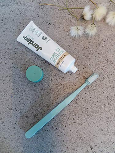 Jordan* ® | Green Clean Manual Toothbrush | Award Winning Sustainable Toothbrush Made from Recycled Materials | Eco-Friendly | Scandinavian Design | Soft Bristle Toothbrush | Mixed Colour | 4 Units