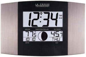 la crosse technology ws-8117u-it-al atomic wall clock with indoor/outdoor temperature