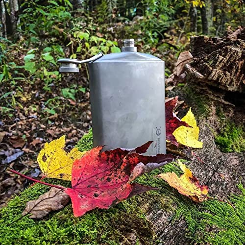 SILVERANT Titanium Hip Flask 248ml/8.73 fl oz, Ultralight Portable Leakproof Pocket Flask Flagon With Screw Cap Clip, Drawstring Cloth Case & Pouring Funnel