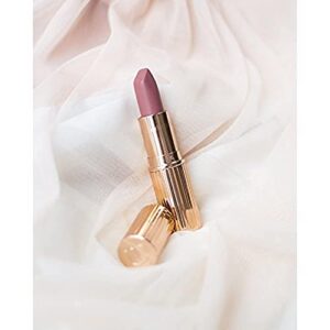 charlotte tilbury matte revolution lipstick pillow talk