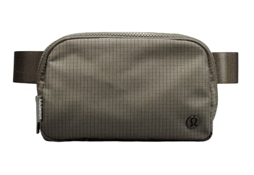 LULULEMON Everywhere Belt Bag 1 Litre (Carob Brown/Black)