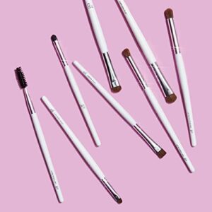 e.l.f. Eyeshadow Brush, Vegan Makeup Tool, For Precision Application and Flawless Blending, Contouring & Defining