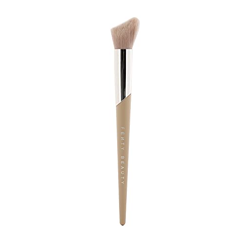 FENTY BEAUTY BY RIHANNA Cheek-Hugging Highlight Brush