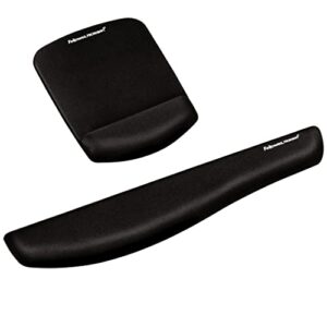 Fellowes® PlushTouch™ Mouse Pad With Wrist Rest, Black