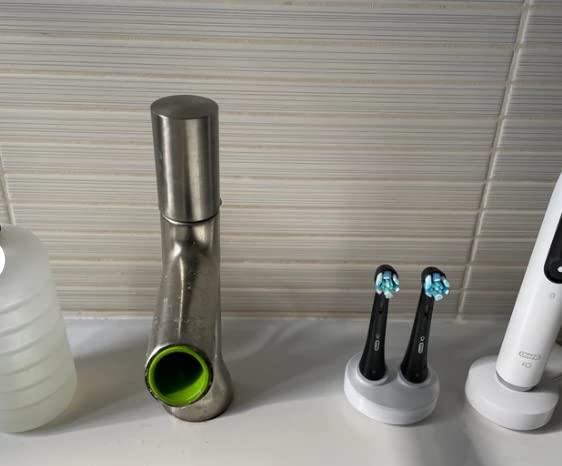 HOYT DESIGN for Oral-B iO Countertop Electric Toothbrush Brush Head Holder (Only Compatible with iO Series Heads)