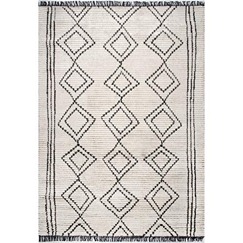 nuLOOM Tayah Soft Shag Moroccan Diamond Fringe Area Rug, 5' 3" x 7' 6", Beige