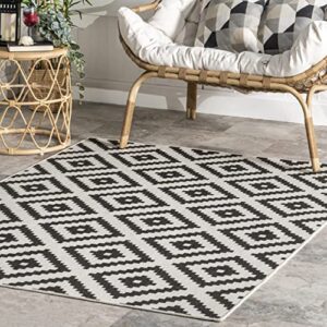 nuLOOM Darrow Moroccan Diamond Indoor/Outdoor Area Rug, 4' x 6', Black and White