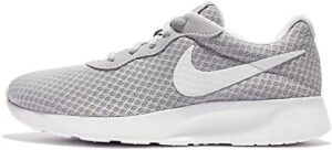 nike women’s tanjun grey wolf grey white running shoe 7.5