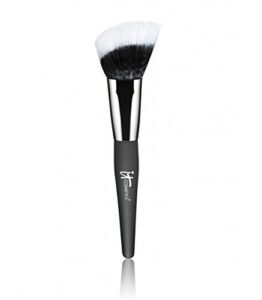 it cosmetics angled radiance crème brush